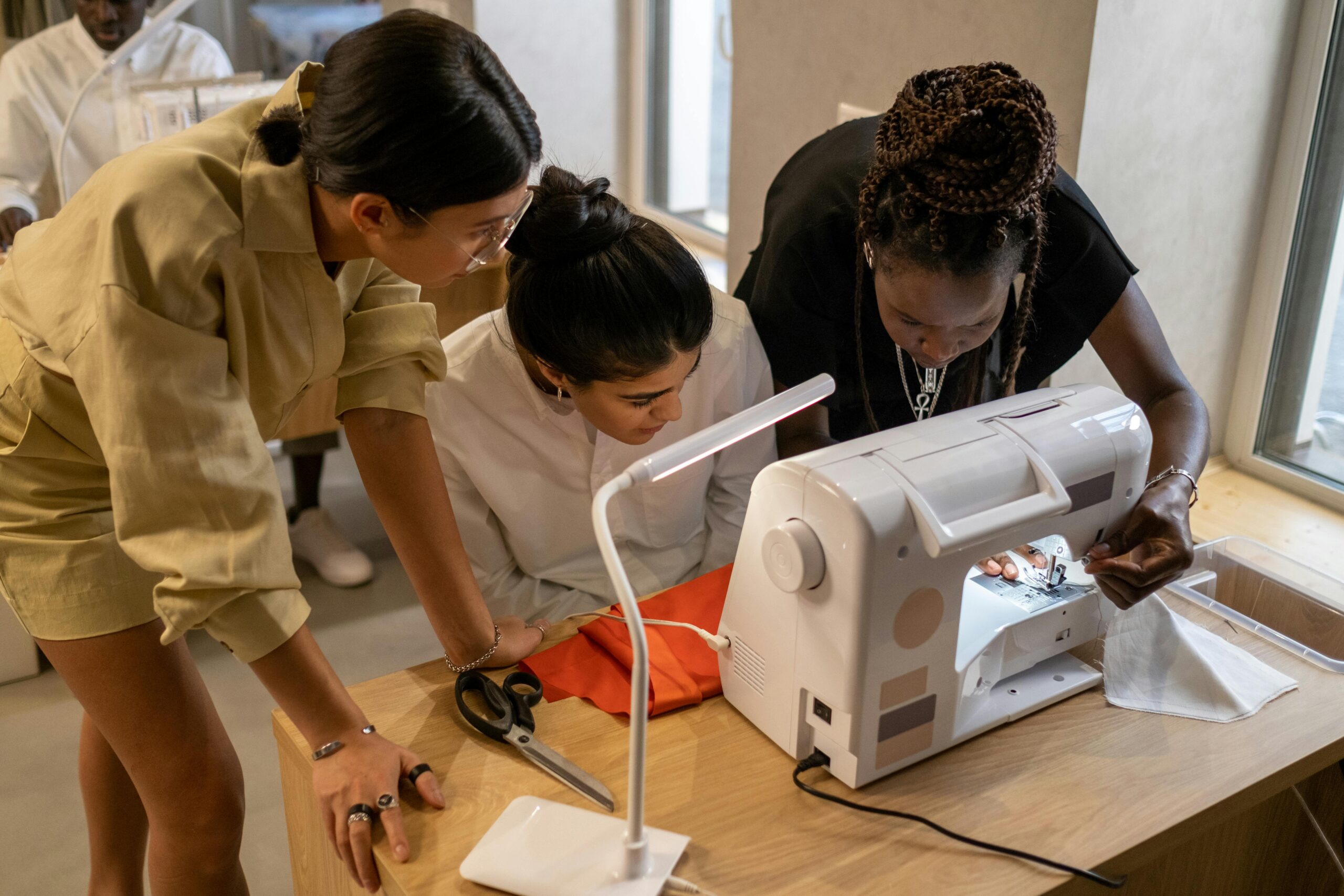 The 5 Best Local Sewing Classes To Take in LA - The LA Girl